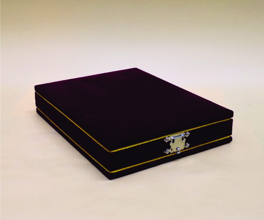 WB2589 Velvet Box Crystal Plaque - Winmart